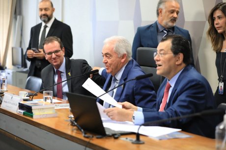 Portal FNP - Senadores honram acordo: 13 vagas para FNP e 14 para CNM